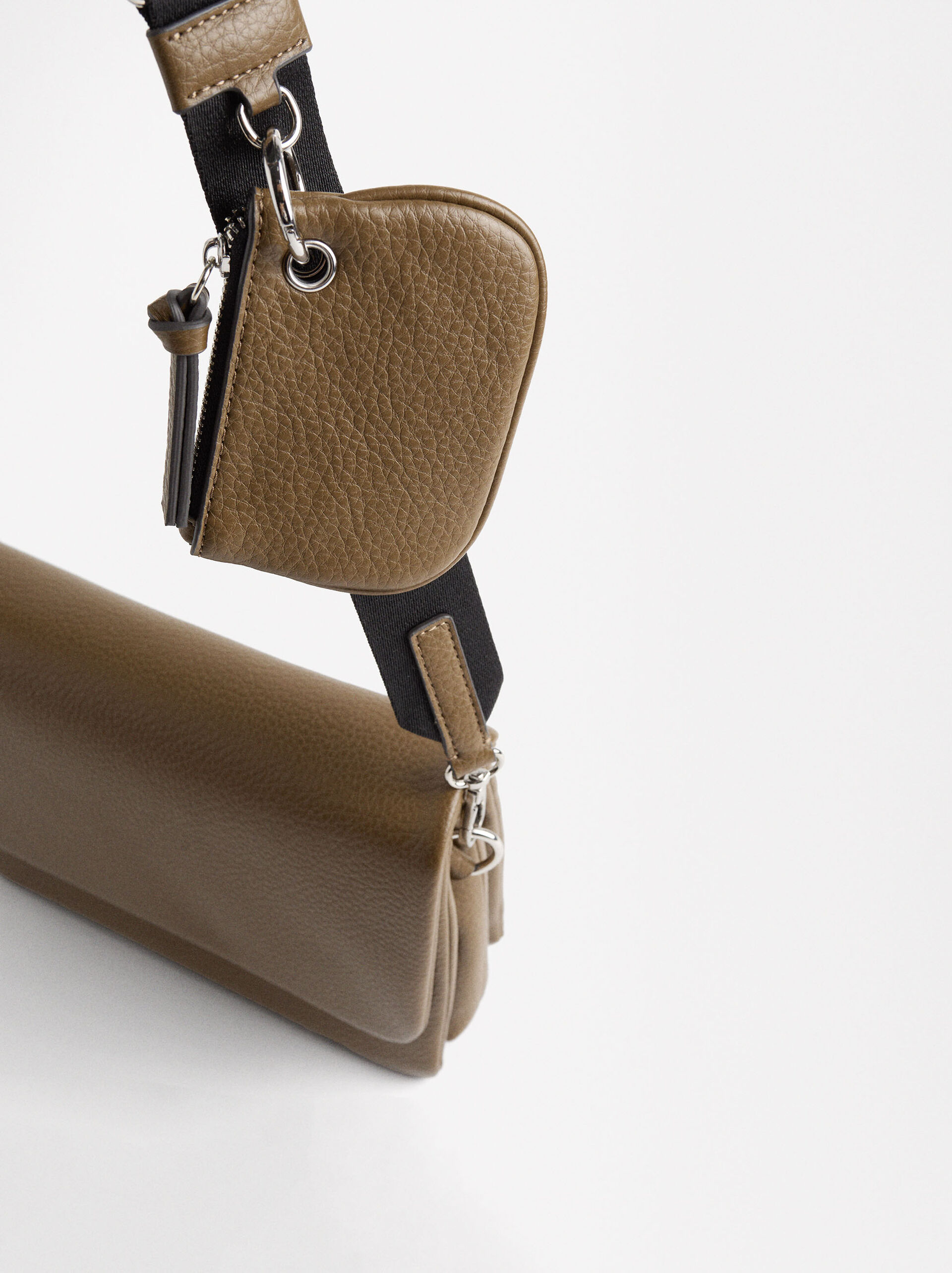 Mala Tiracolo Com Fecho De Aba Preto | Parfois