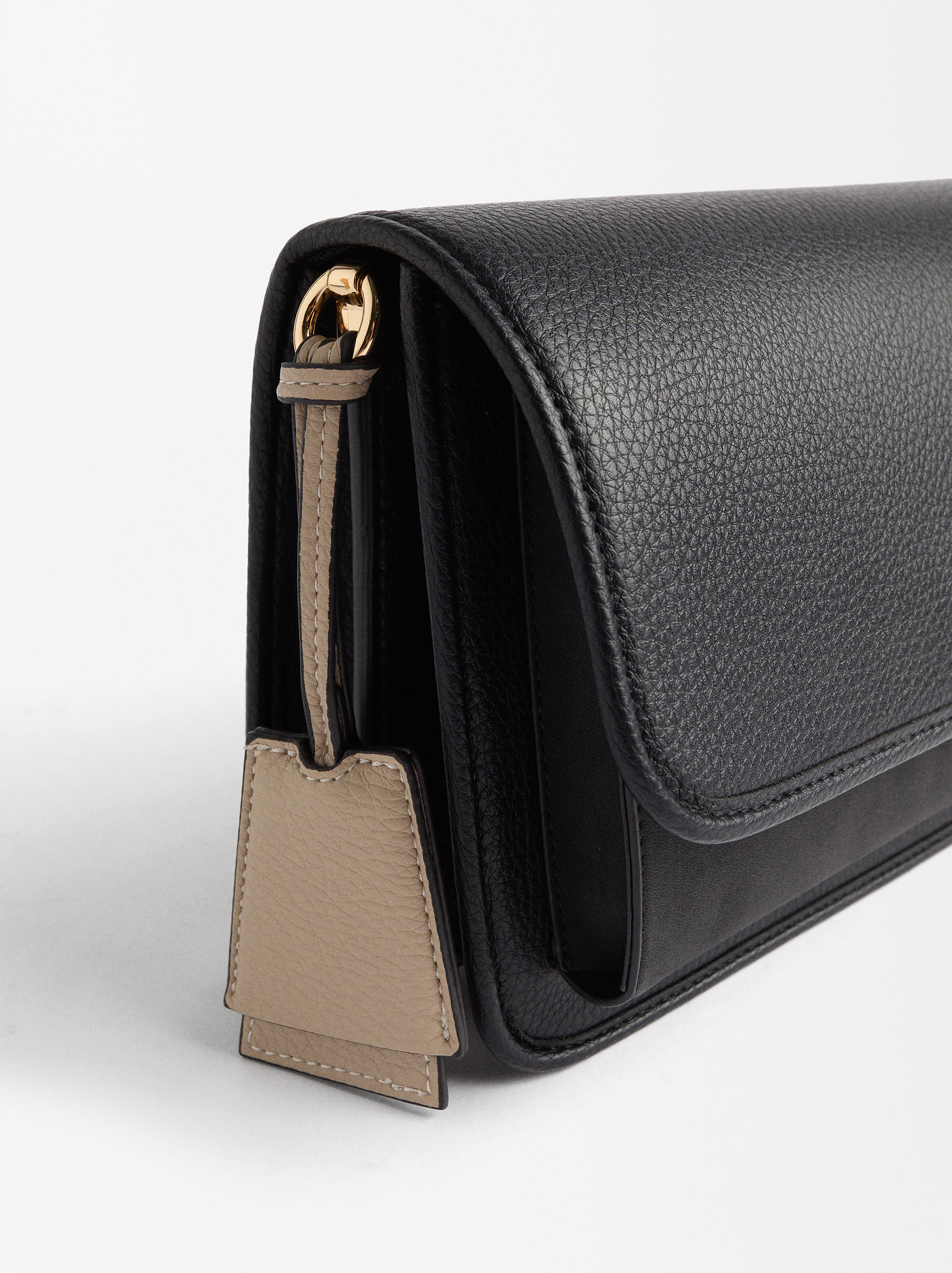 Mala Tiracolo Com Fecho De Aba Preto | Parfois