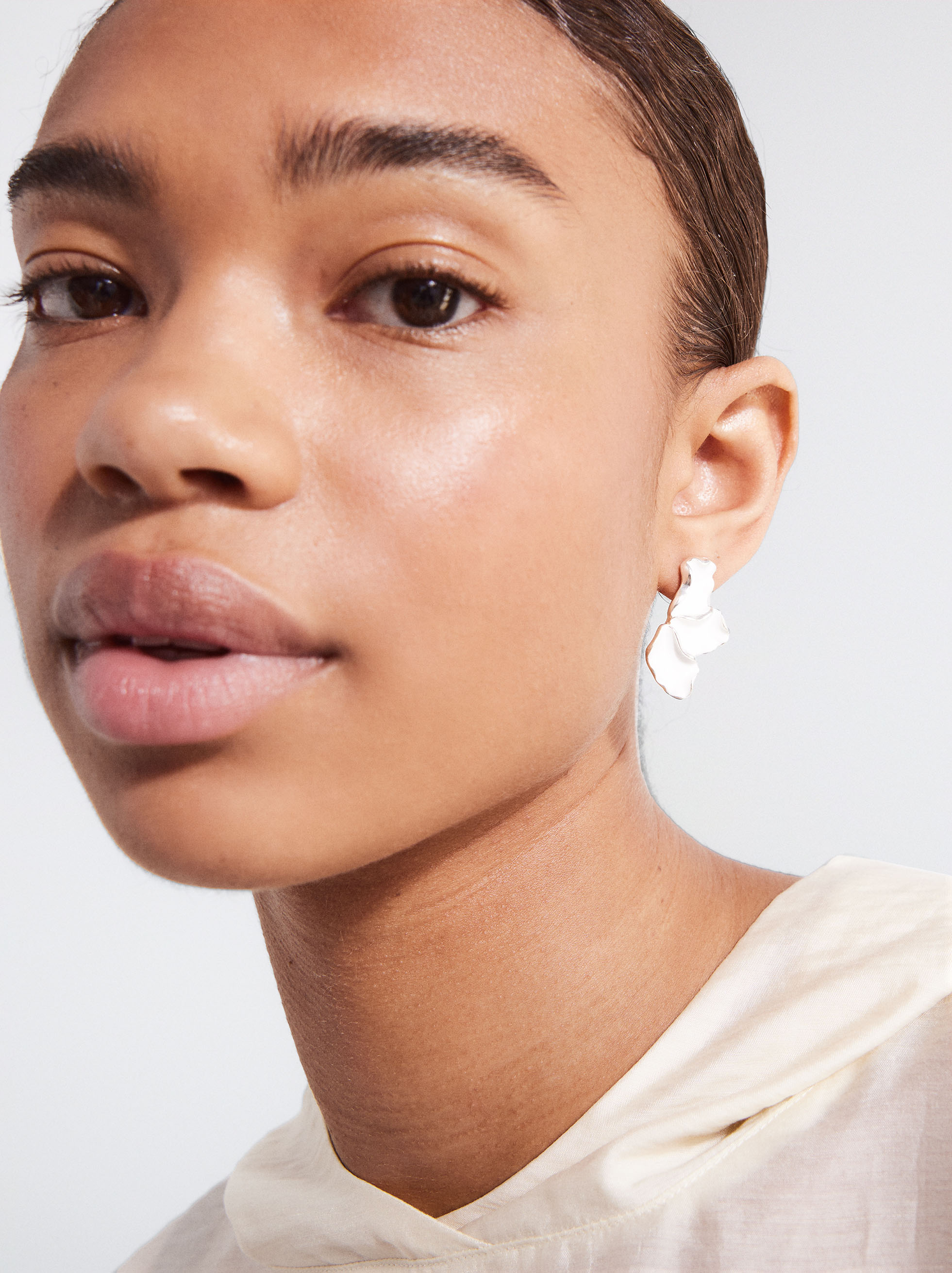 Boucles D'Oreilles Longues Fleur Doré | Parfois