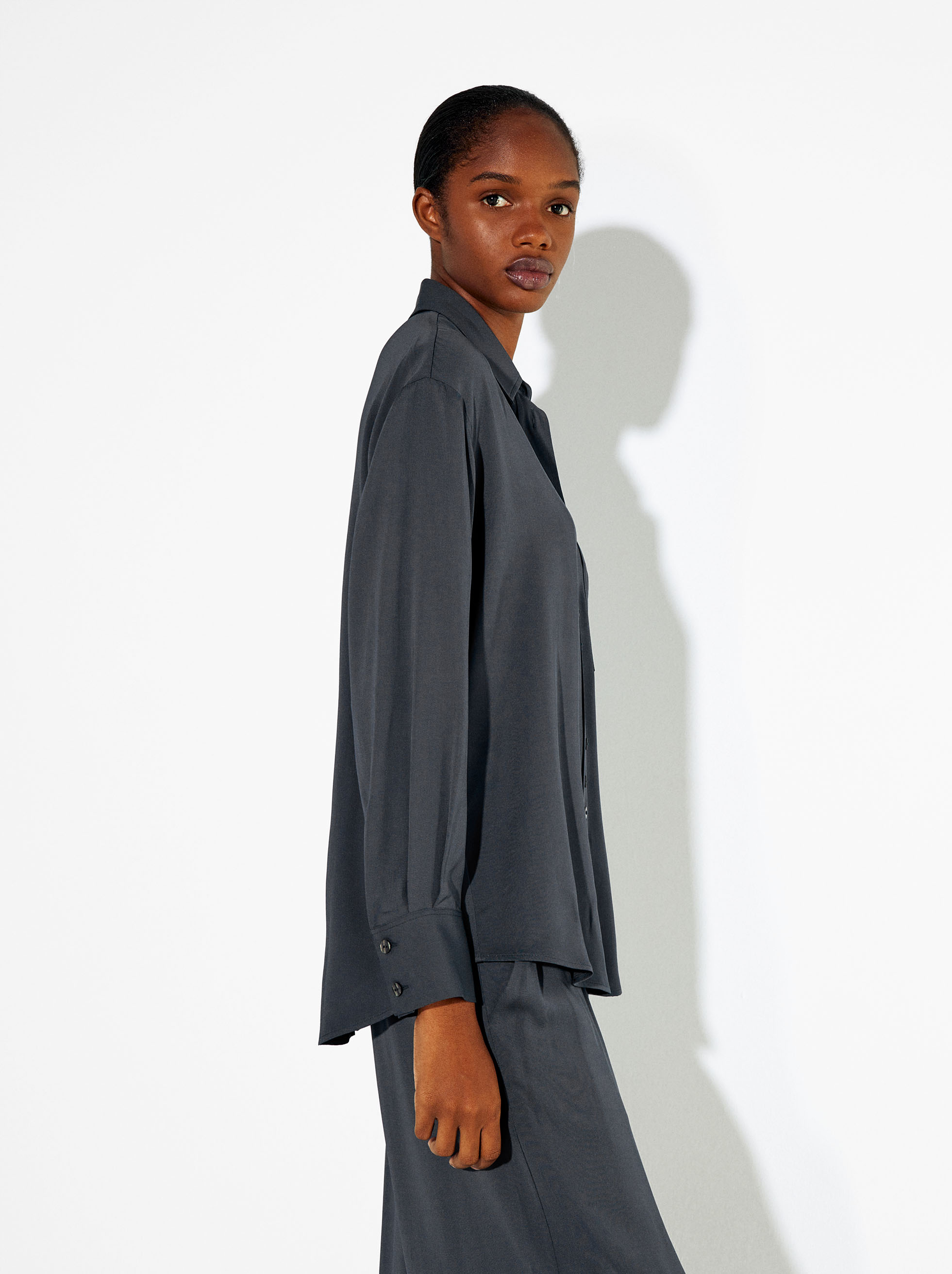Long-Sleeved Shirt With Pocket Navy | - Parfois