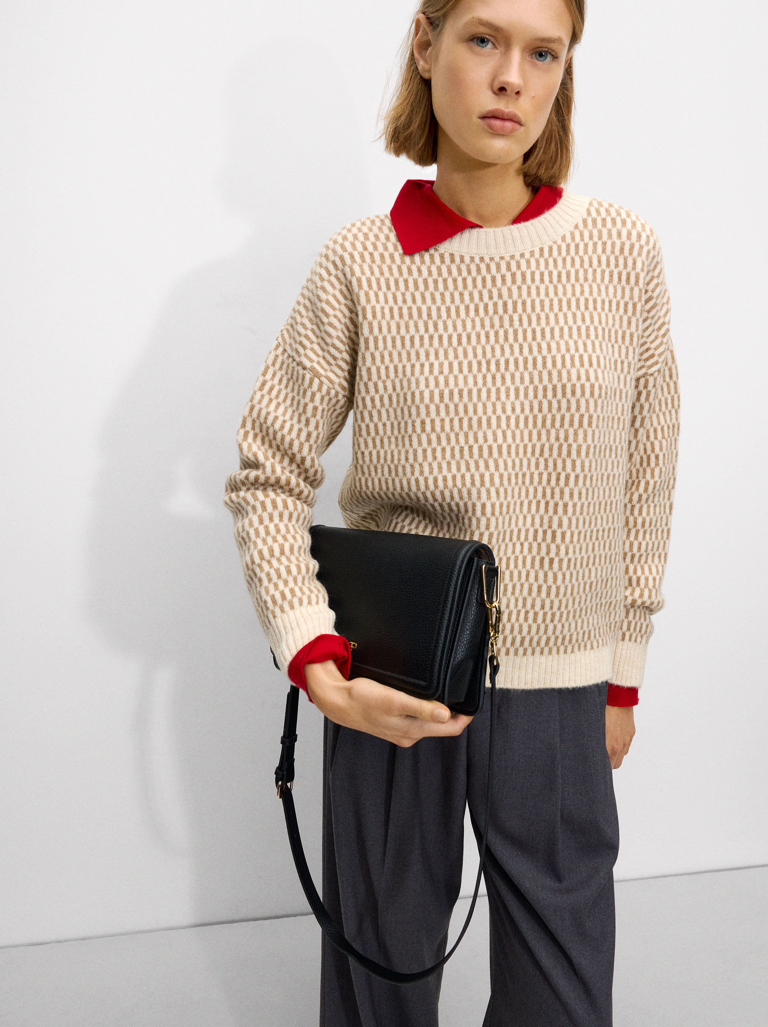 Mala De Ombro Com Fecho De Aba Preto | Parfois